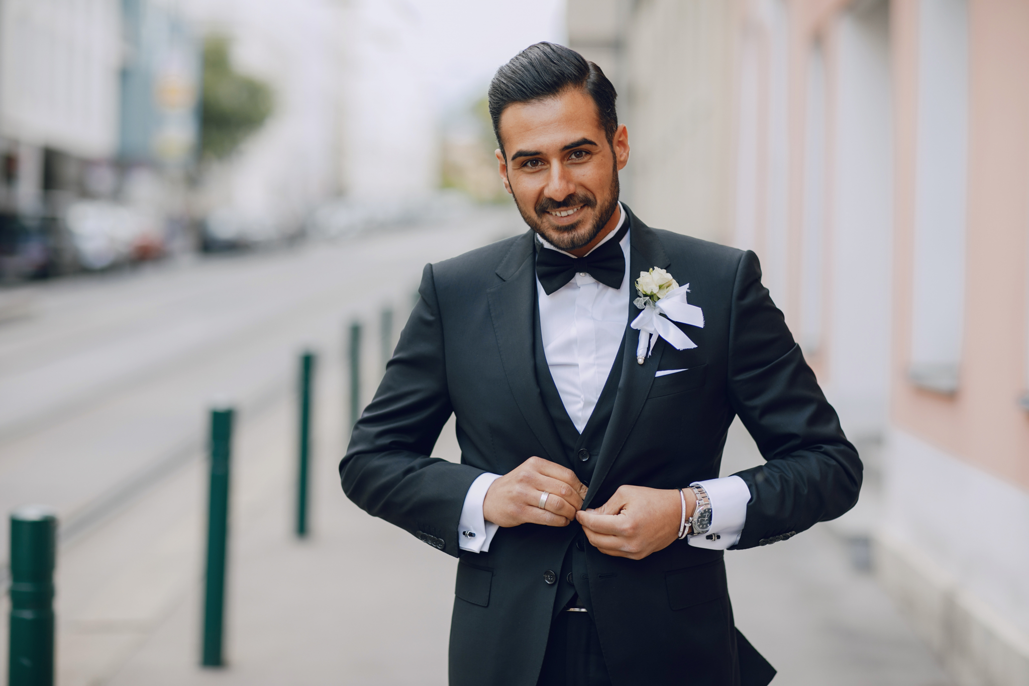 Tips for Grooms Choosing Summer Suits for Weddings - Men With Kids