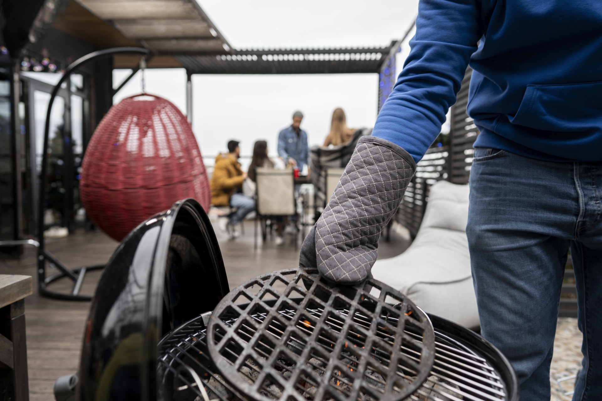 How to Clean a Grill for Optimal Performance - Men With Kids